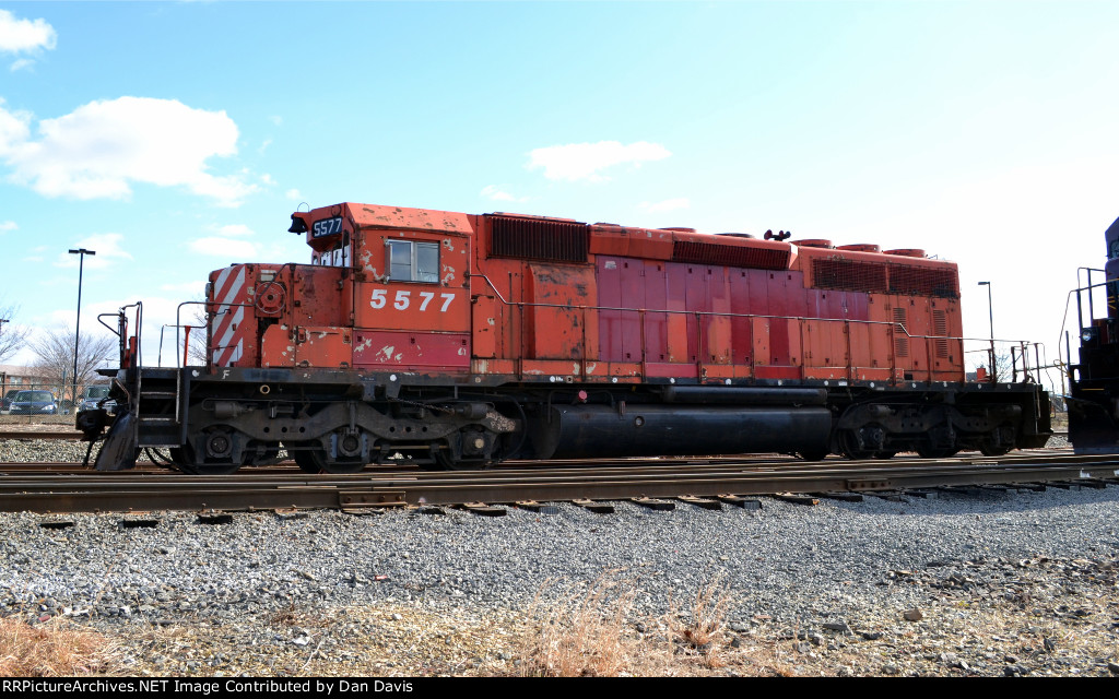 PN SD40-2 5577 sits in Lansdale